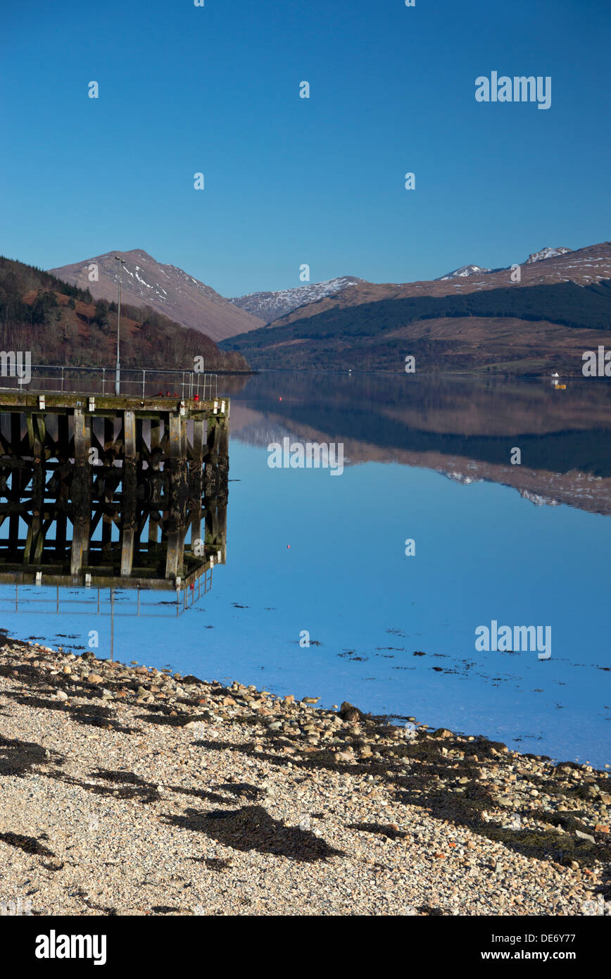 Reflections on Loch Fyne of Inveraray Pier & mountains, Argyll & Bute ...