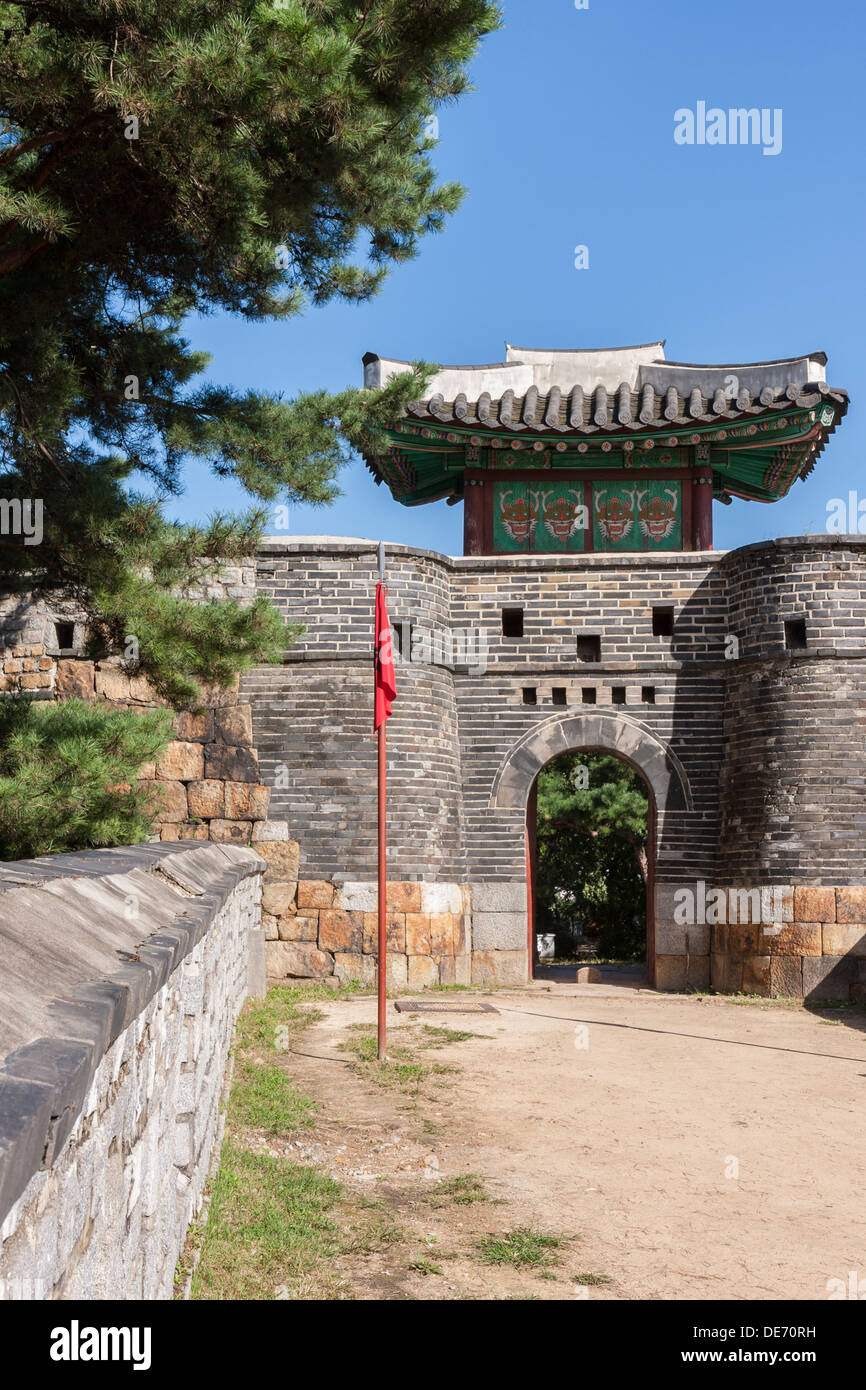 Seonamammum war supply building, Suwon Hwaseong Fortress Stock Photo ...