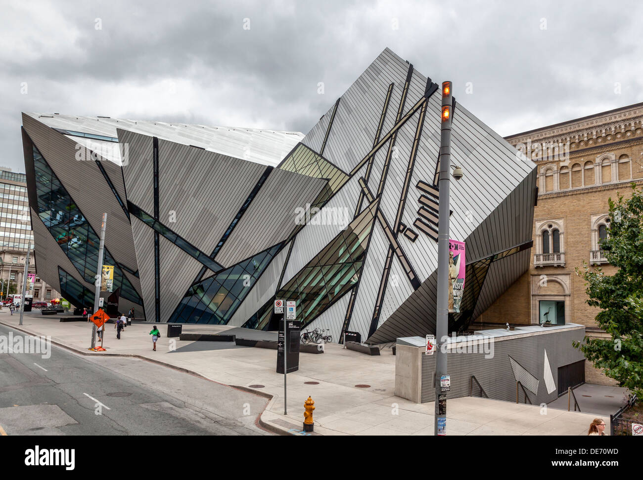 Angular Modern architecture of the new section of the Art Gallery of ... Angular Modern architecture of the new section of the Art Gallery of ...