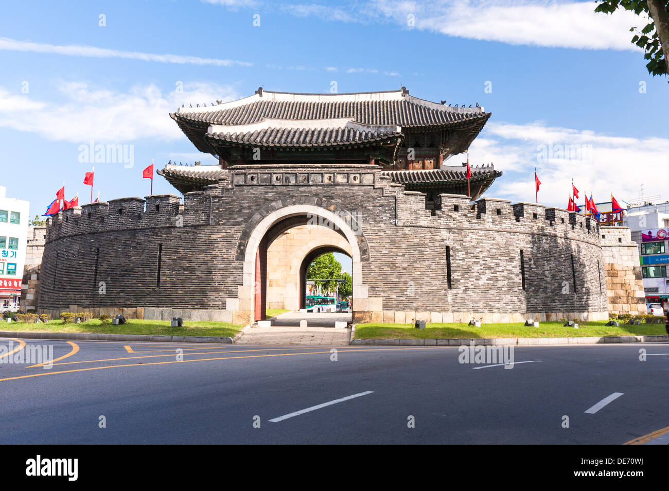 The Paldalmun Gate of Hwaseong Fortress, Suwon, South Korea Stock Photo ...