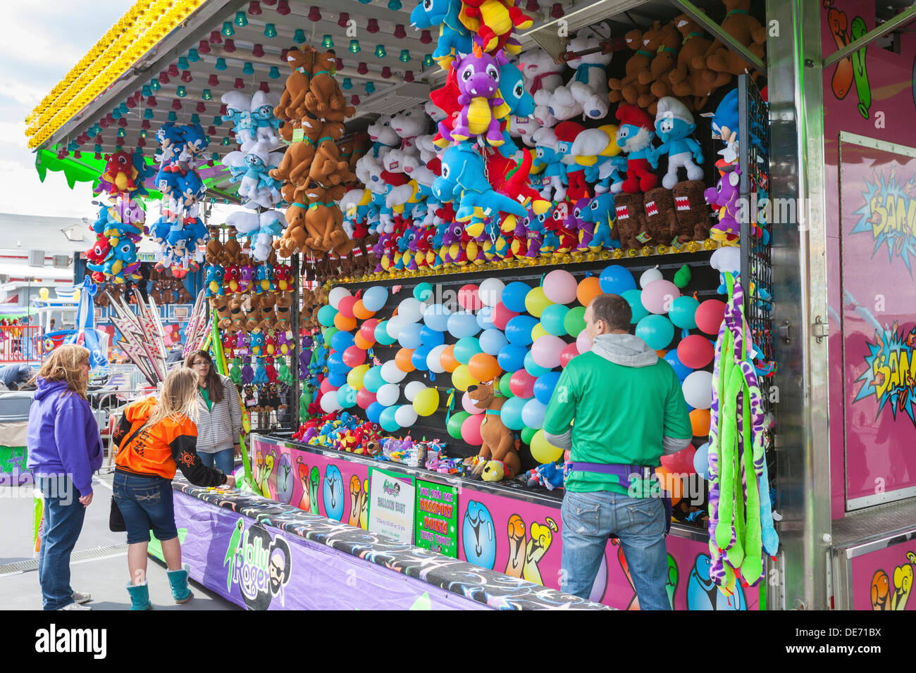 Amusement park game of chance hi-res stock photography and images - Alamy