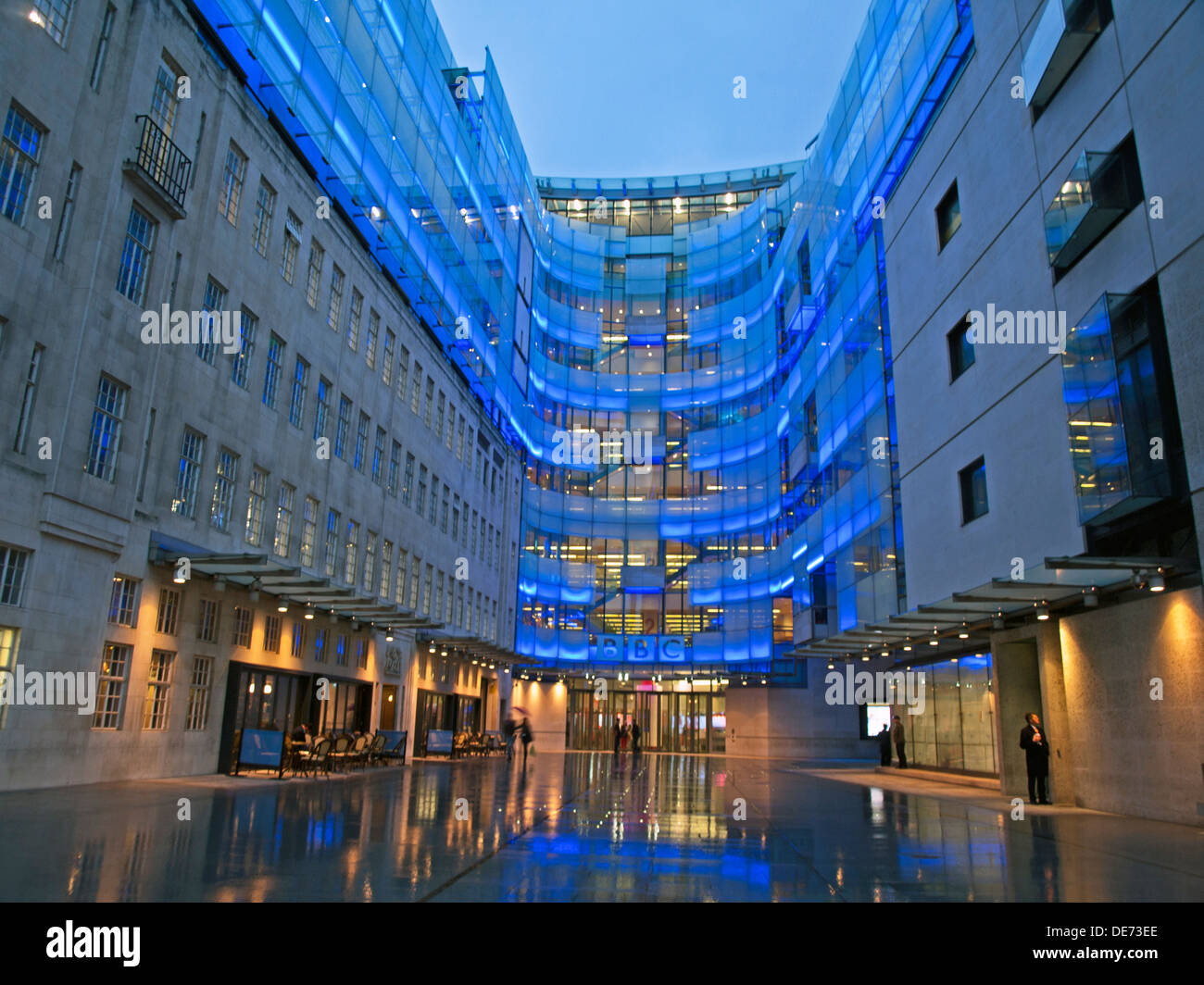 Bbc new media centre london hi-res stock photography and images - Alamy