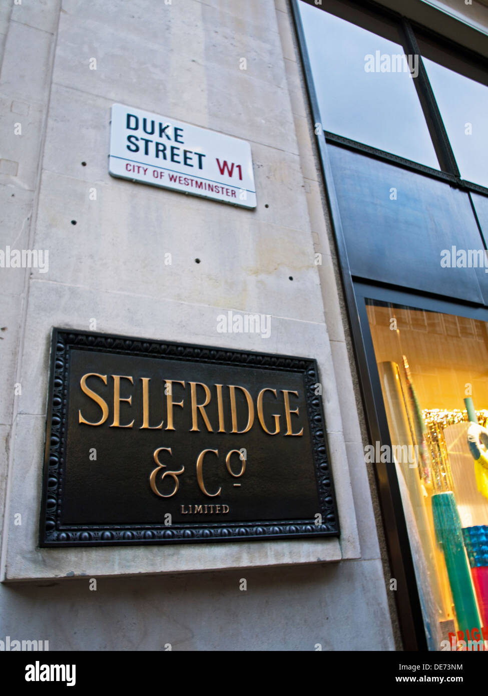 Selfridges sign hi-res stock photography and images - Alamy