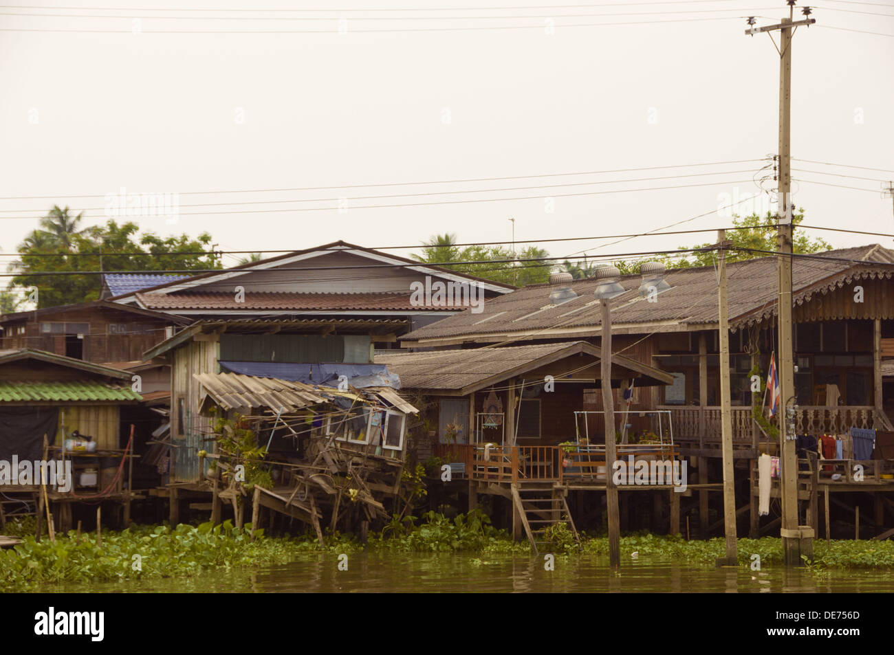Traditional thai homes hi-res stock photography and images - Alamy