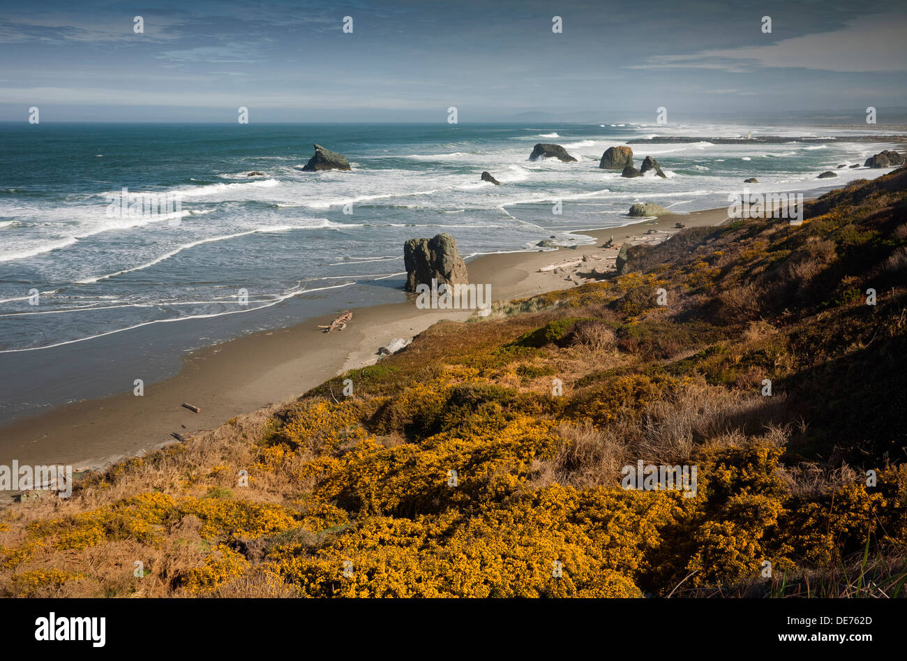 Oregon islands national wildlife refuge hi-res stock photography and ...