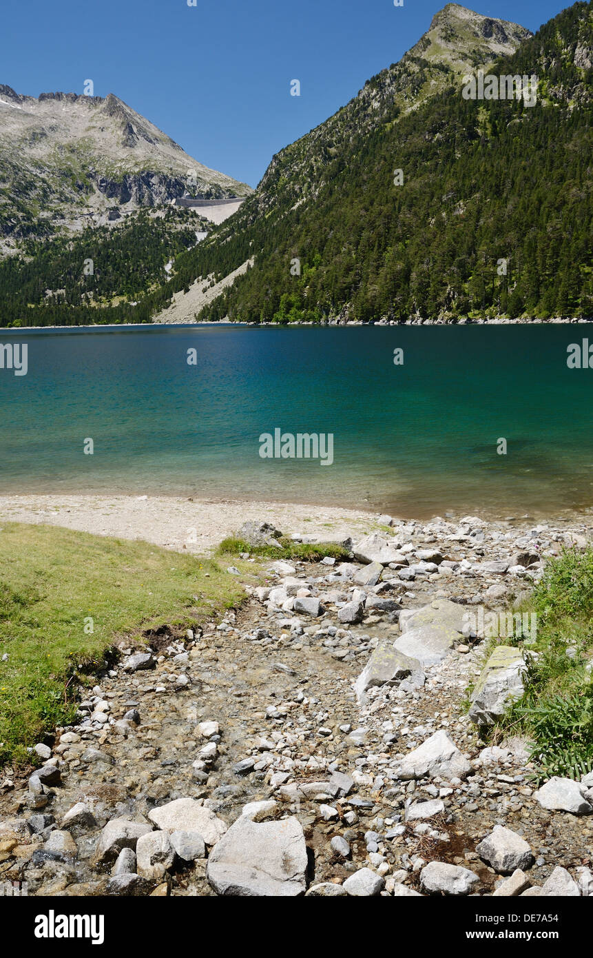 Pyrenees lake hi-res stock photography and images - Alamy