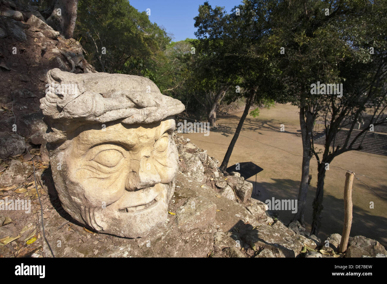 Mayan head sculpture sculpture head hi-res stock photography and images ...
