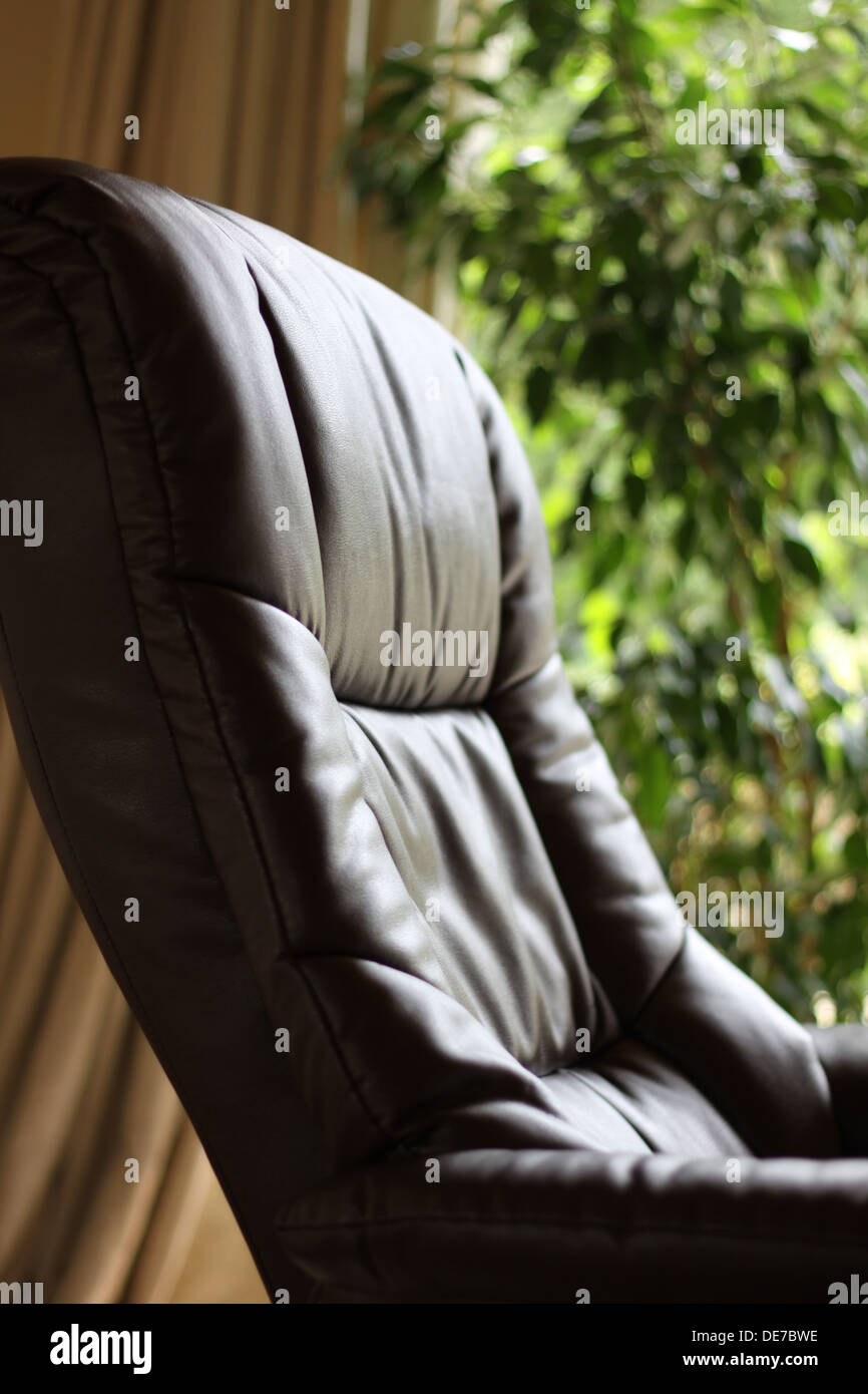 Empty leather chair hi-res stock photography and images - Alamy