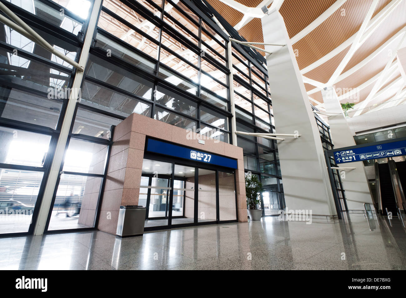 Interior of the airport in pudong shanghai china Stock Photo - Alamy