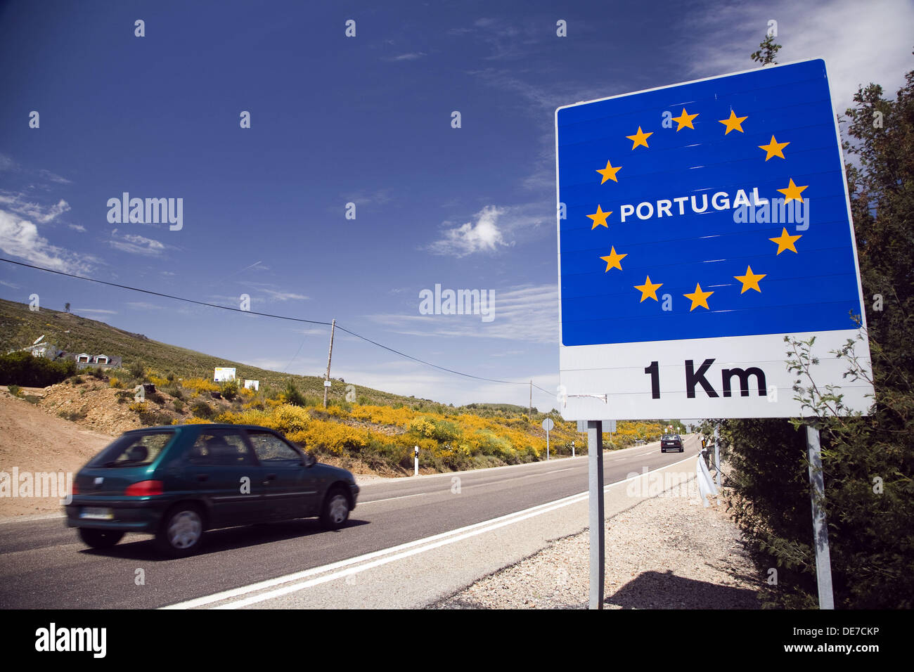 Road sign border portugal hi-res stock photography and images - Alamy