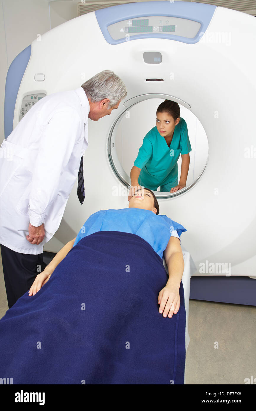 Mri scan machine nurse hi-res stock photography and images - Alamy