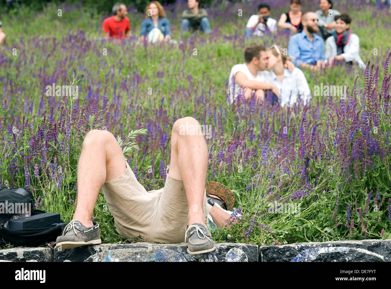 Berlin, Germany, people relax in the Wall Park Stock Photo - Alamy