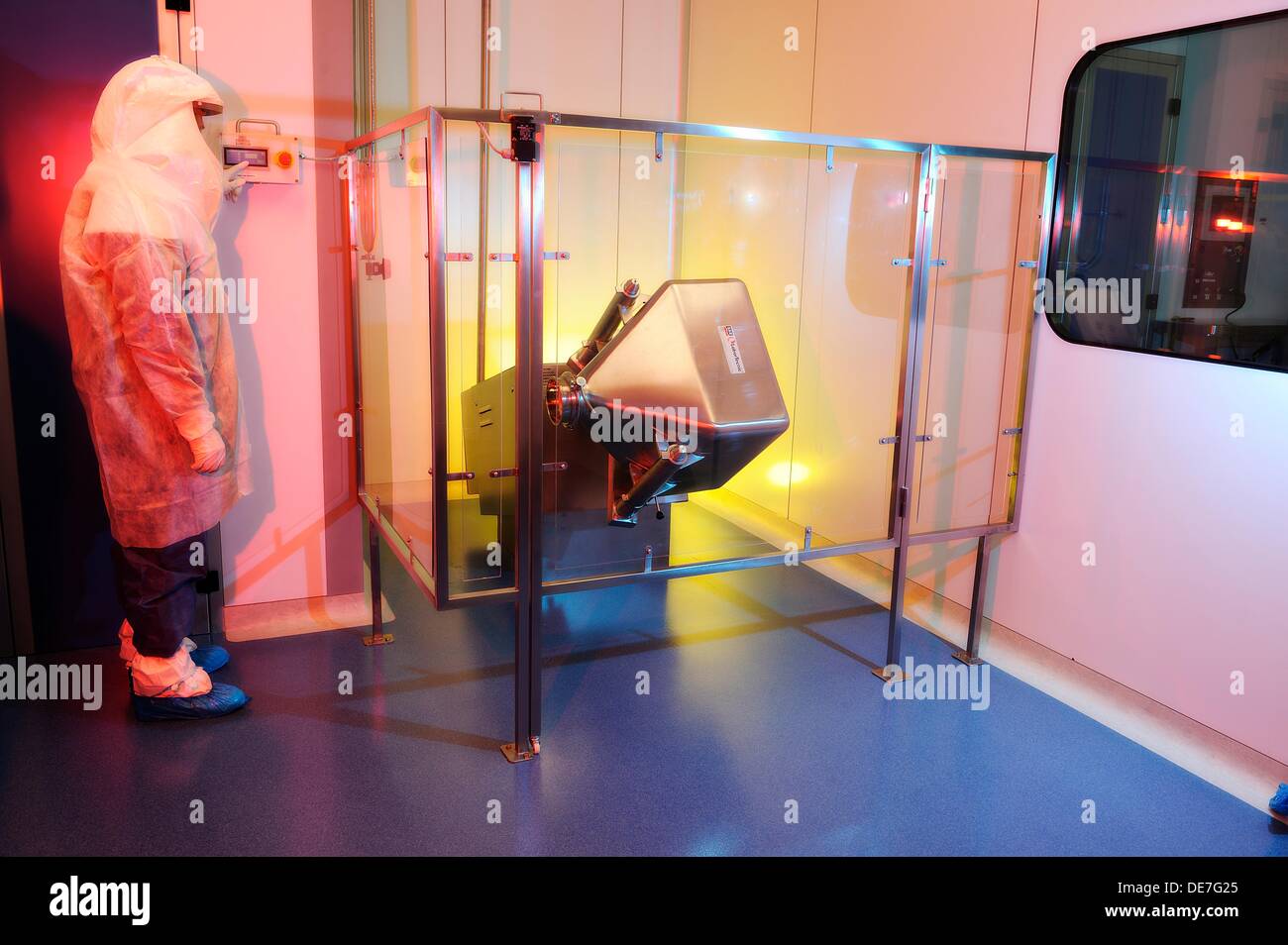 Security laboratory hi-res stock photography and images - Alamy