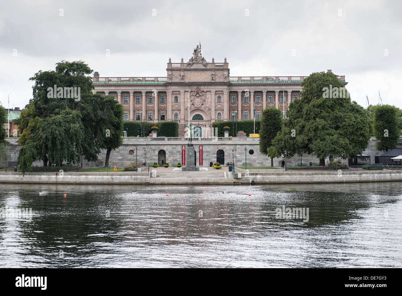 The swedish parliament building in stockholm hi-res stock photography ...