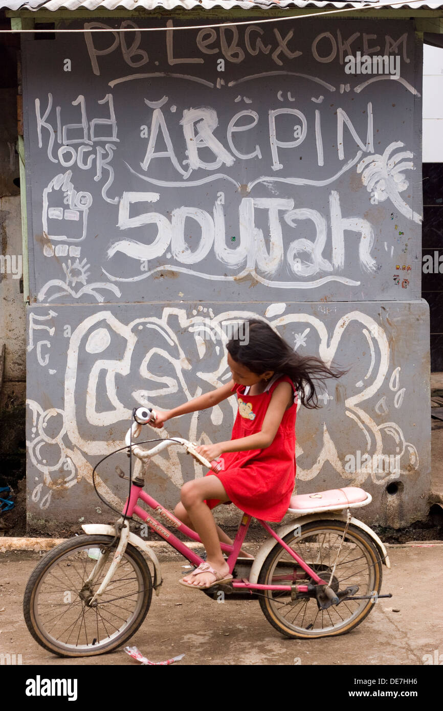 Bicycle mural hi-res stock photography and images - Alamy