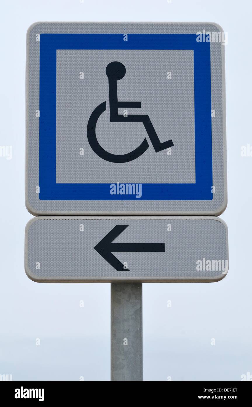 Handicap sign hi-res stock photography and images - Alamy