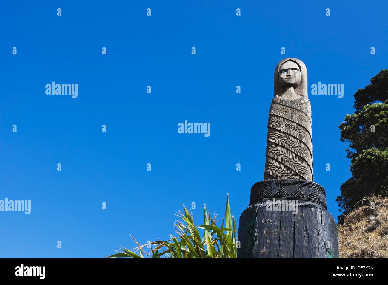 New Zealand, View of Maori Statue Stock Photo - Alamy