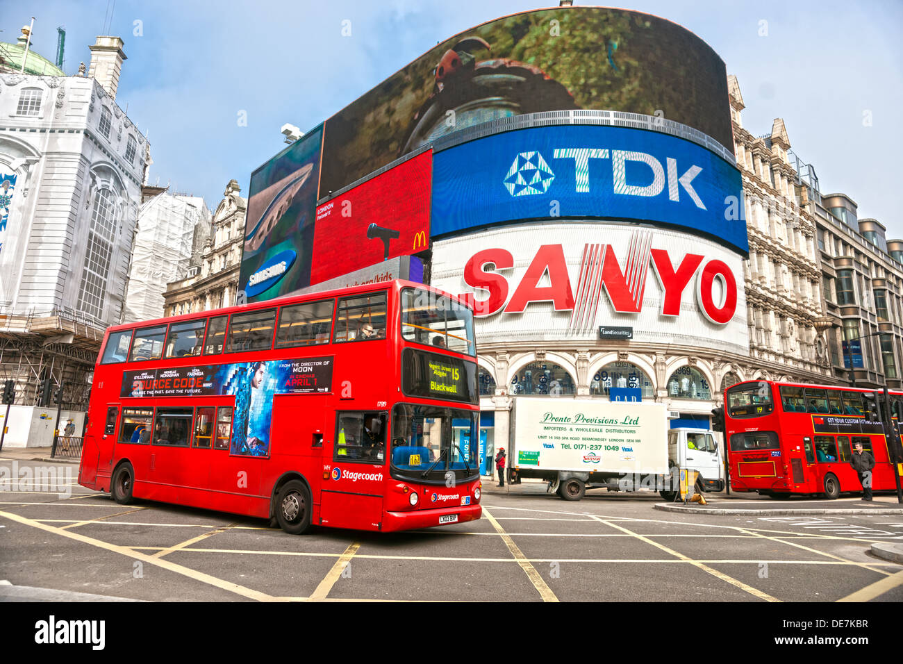 Red doubledecker bus piccadilly hi-res stock photography and images - Alamy