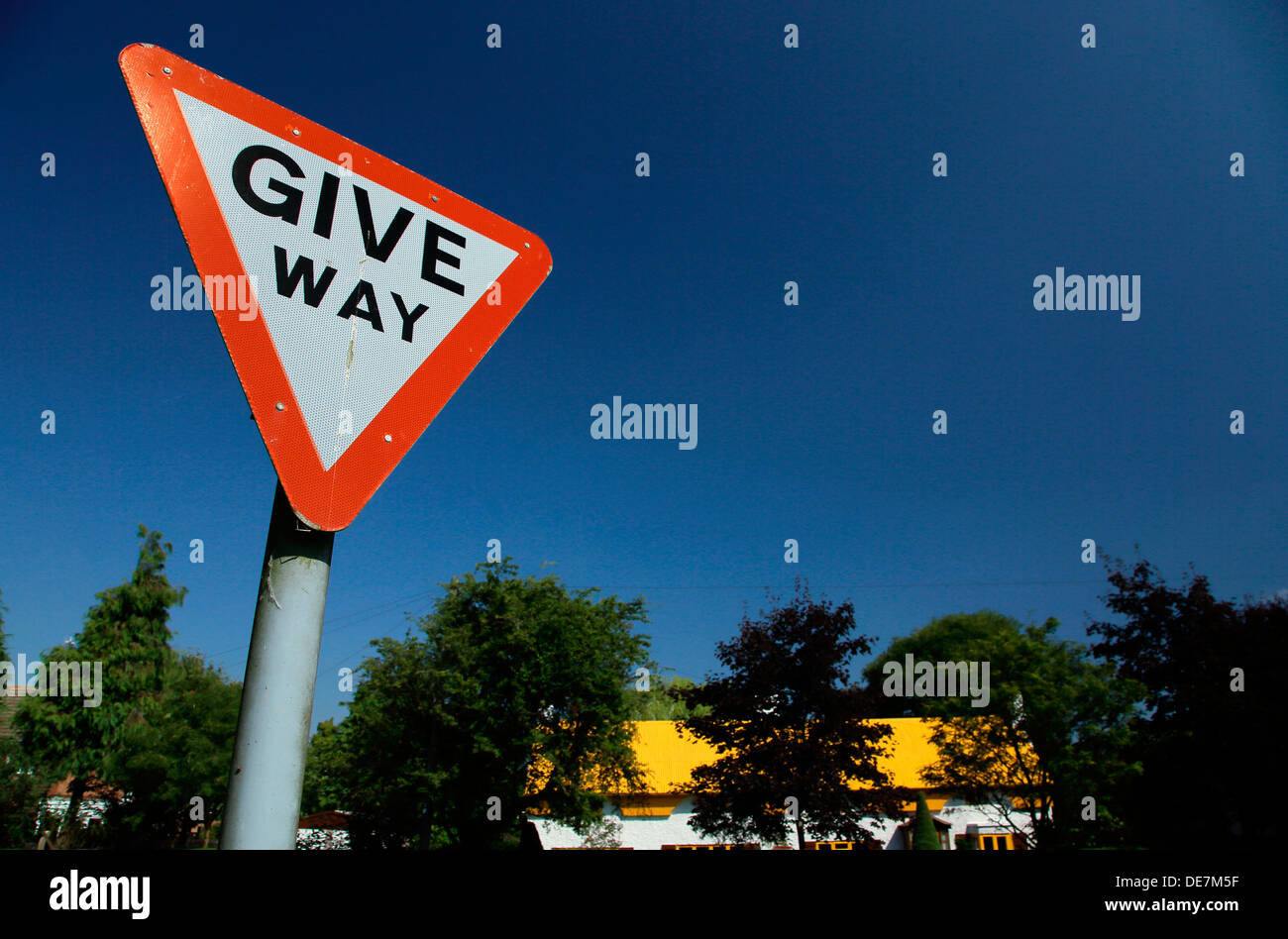give way sign Stock Photo - Alamy