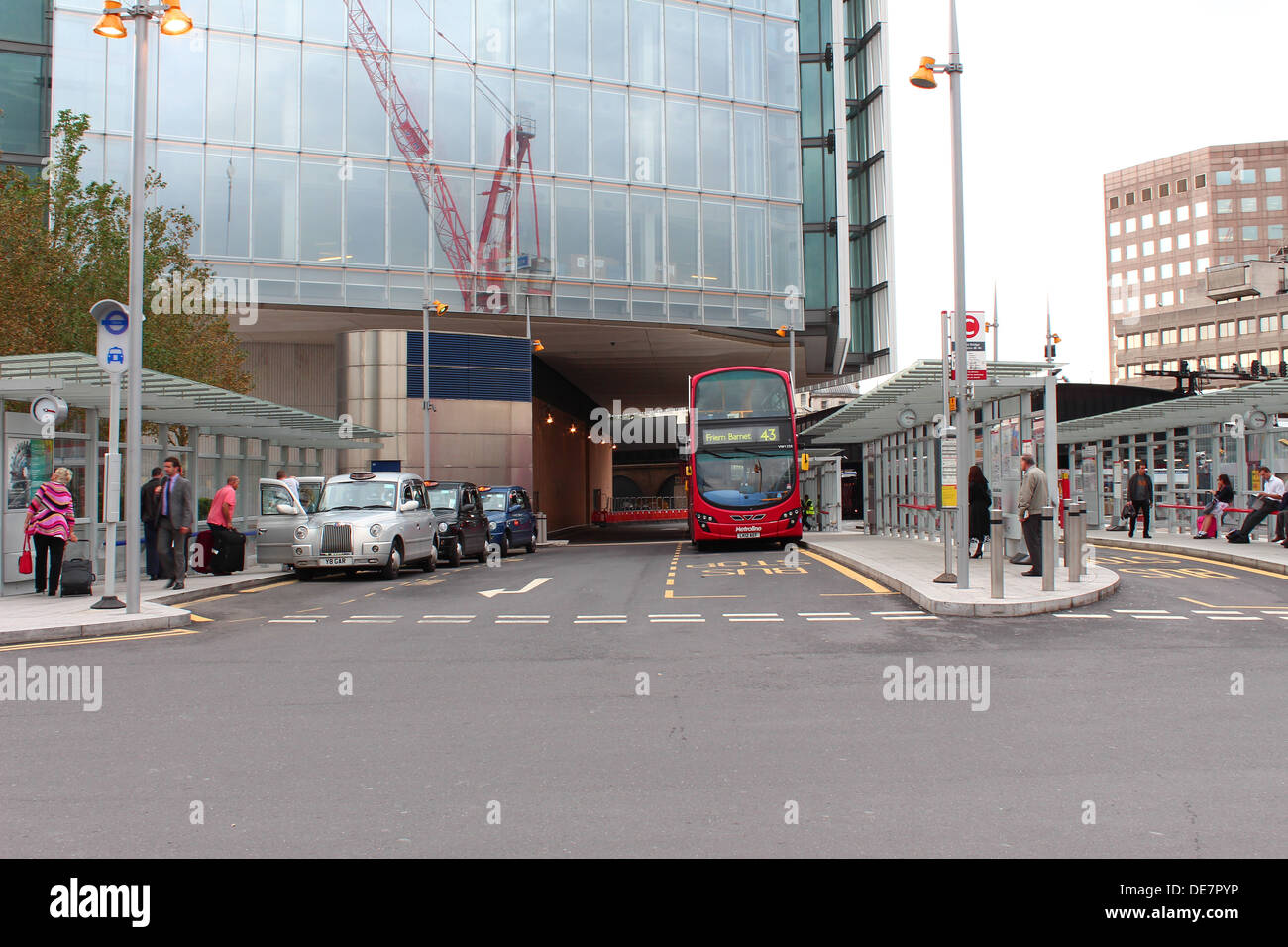 London Bridge Bus Station Stock Photo - Alamy