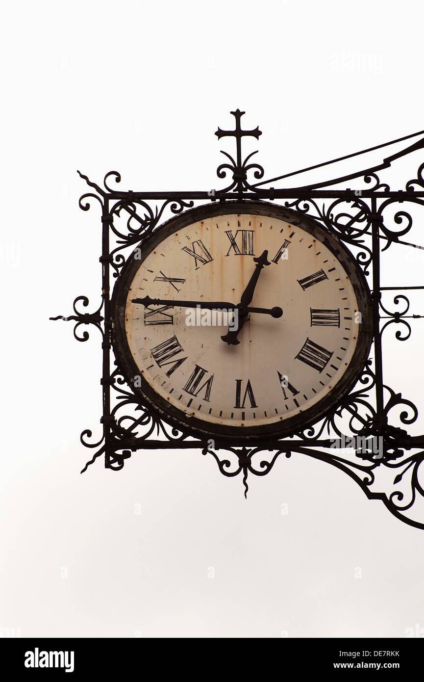 1 45 clock hi-res stock photography and images - Alamy