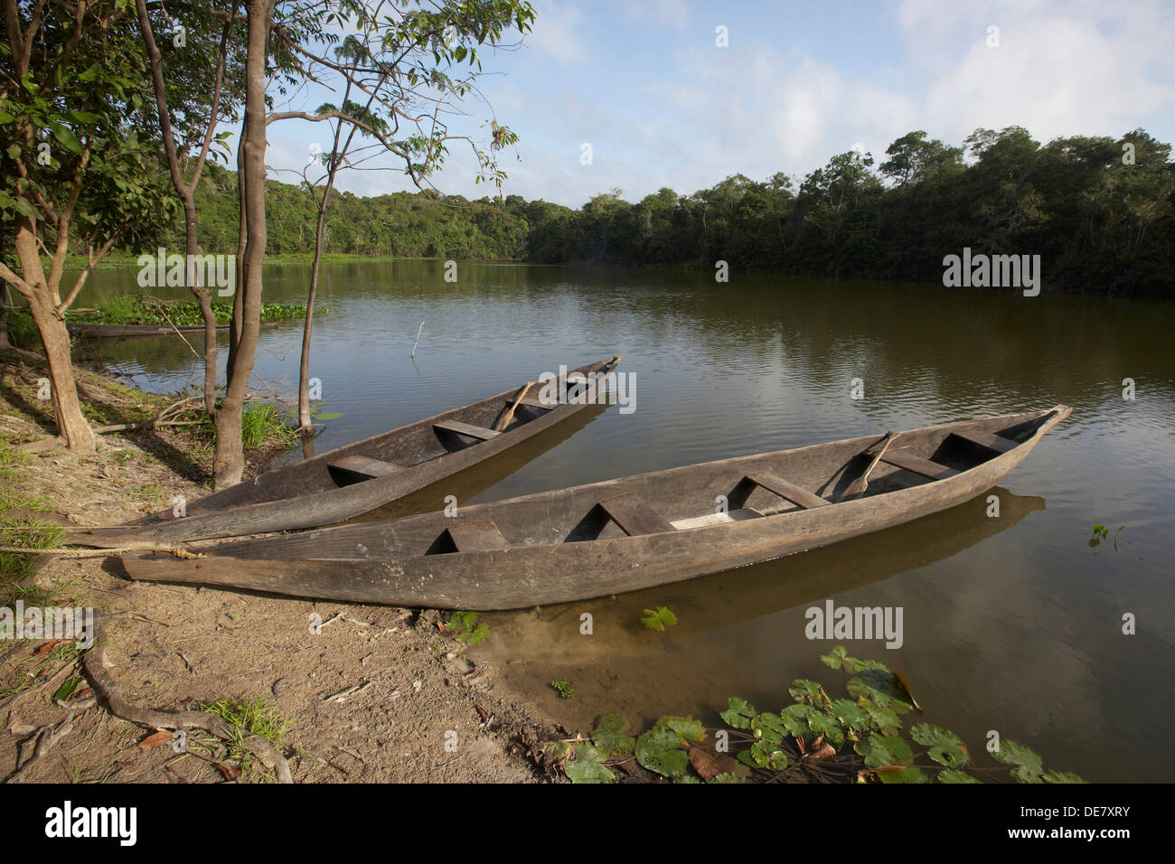 Dug out canoe hi-res stock photography and images - Alamy