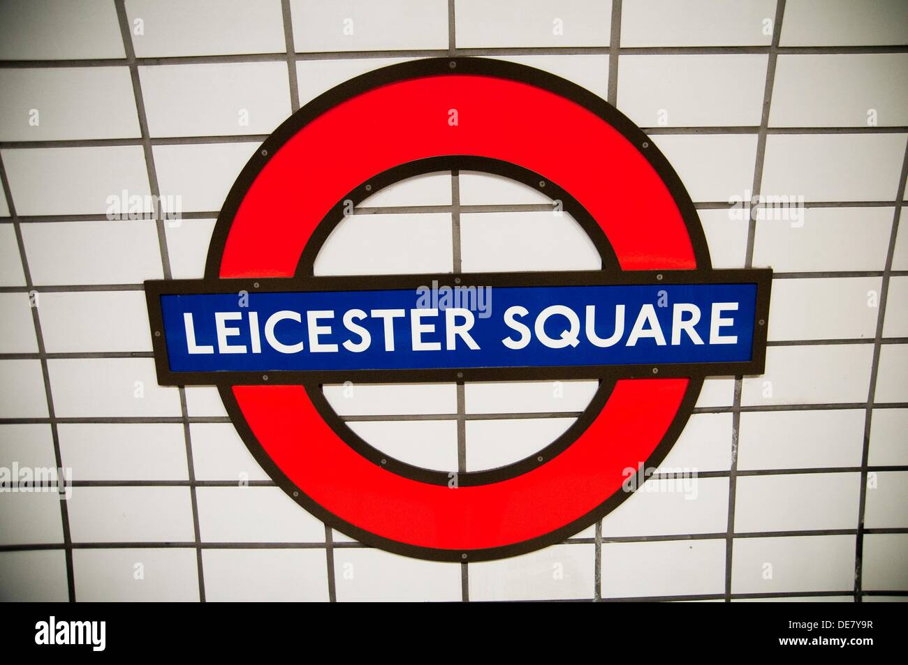 Square station hi-res stock photography and images - Alamy