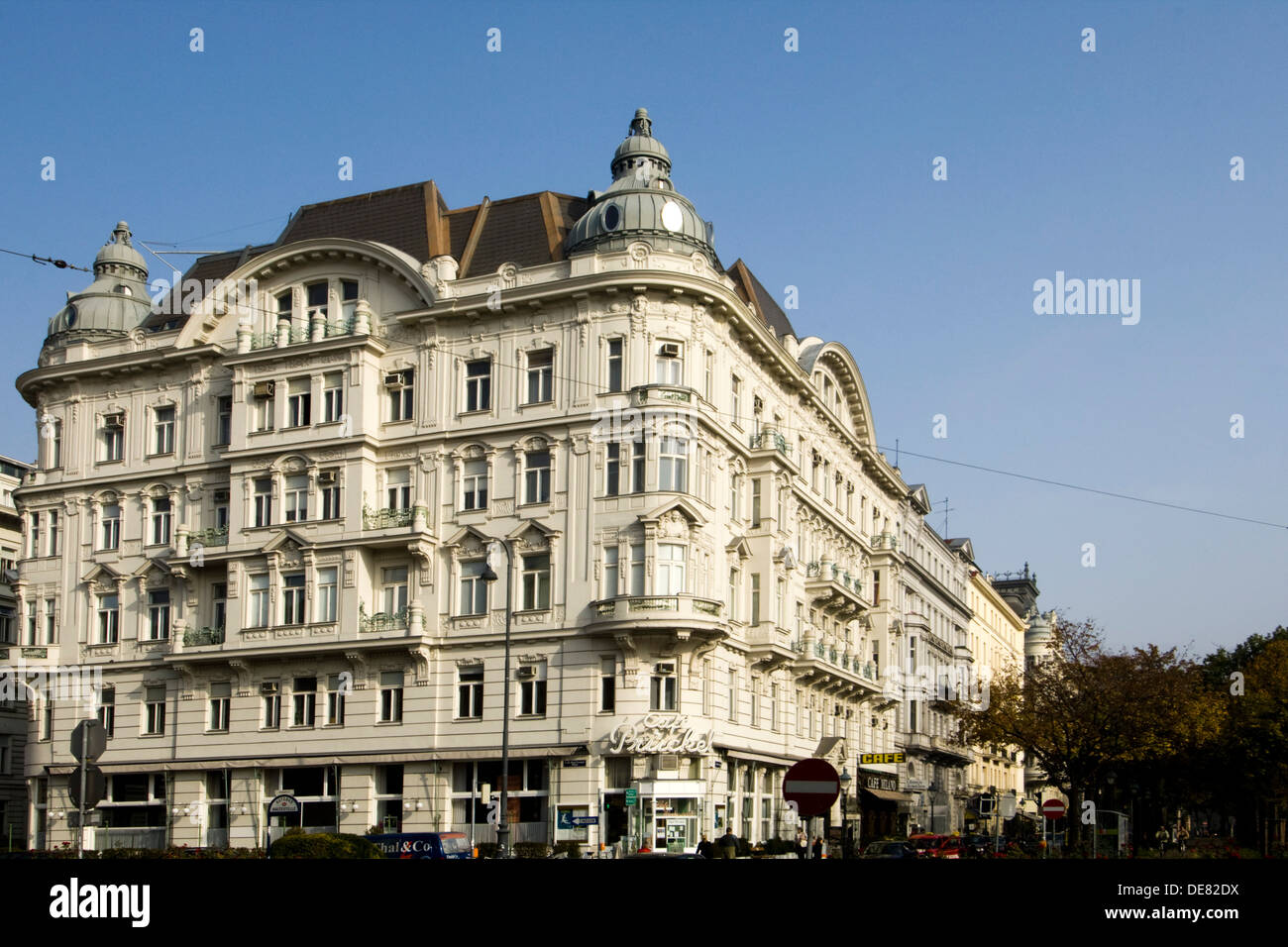 Coffeehouse austria hi-res stock photography and images - Alamy