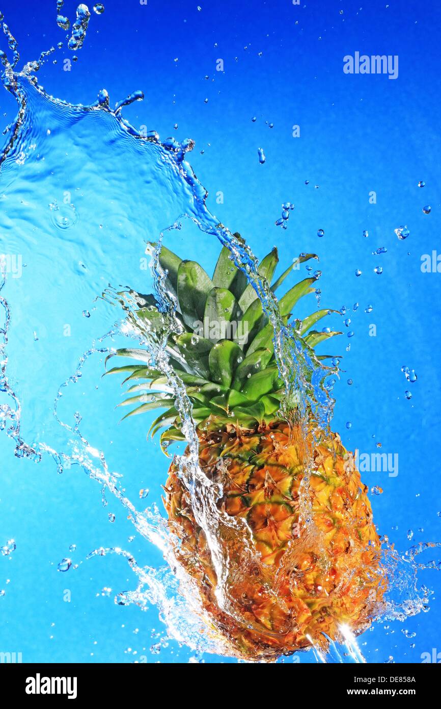 Pineapple splash hi-res stock photography and images - Alamy