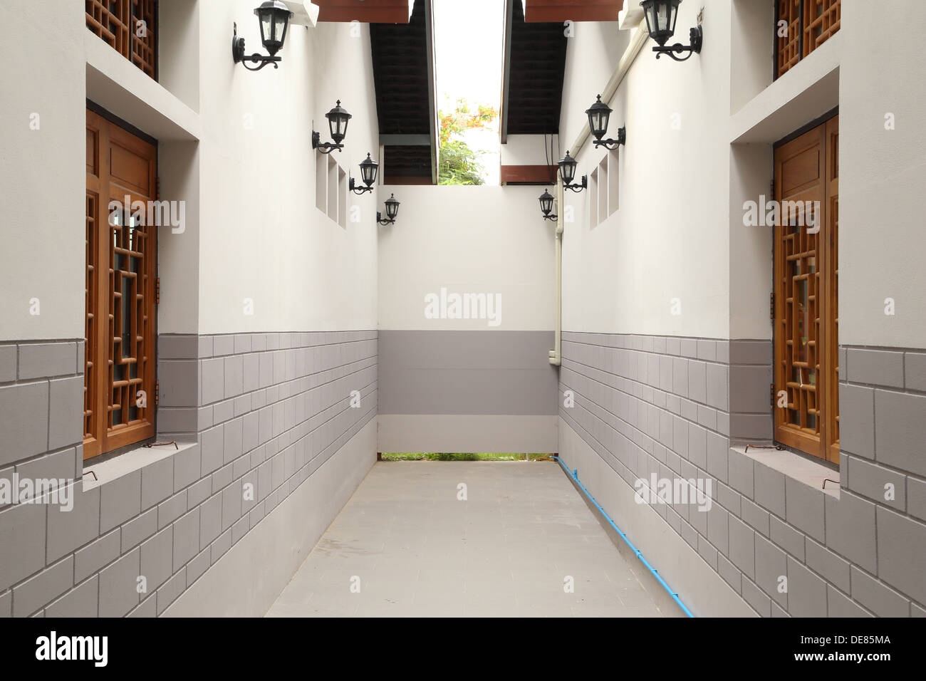 Narrow alley wall block hi-res stock photography and images - Alamy