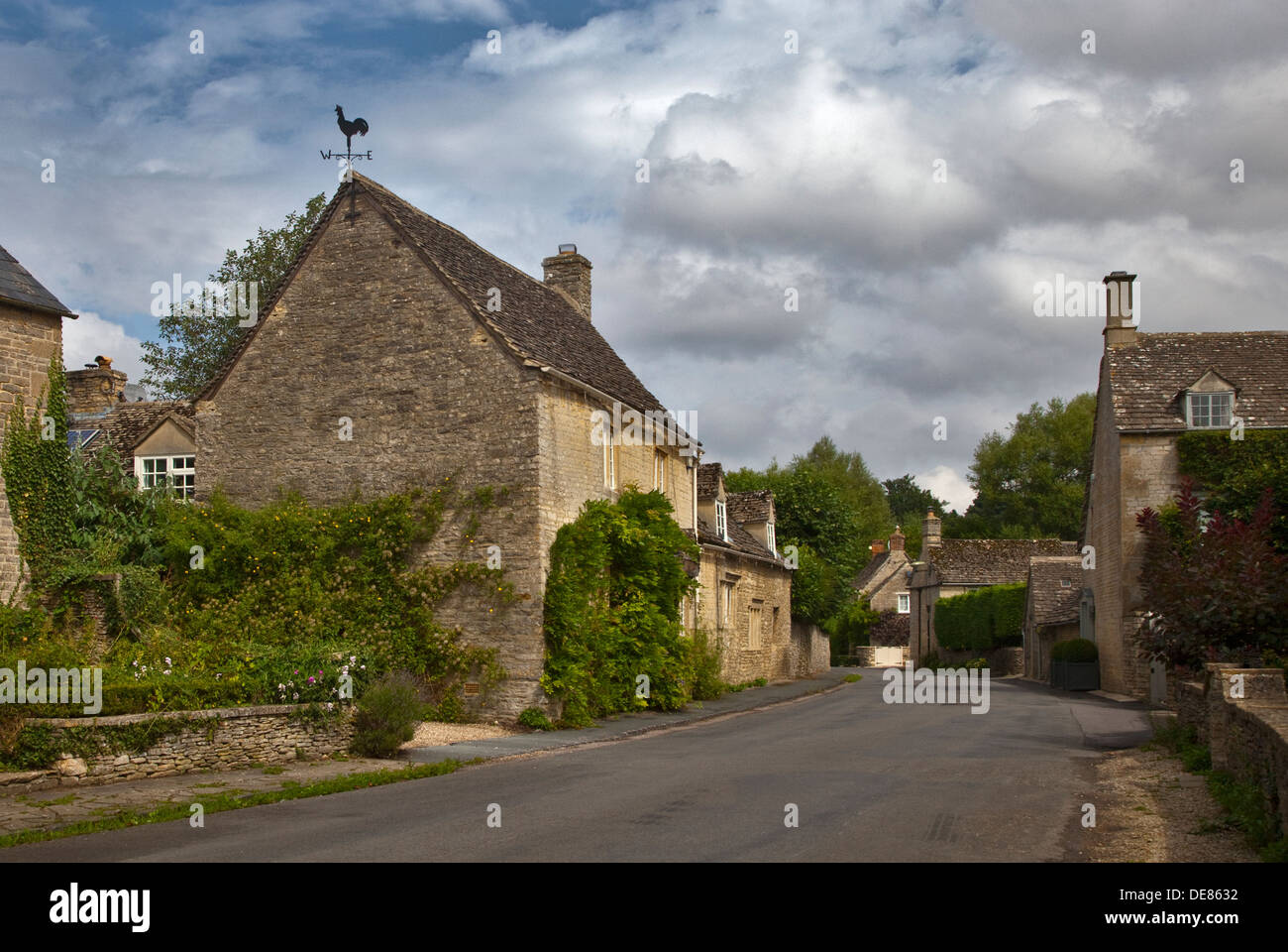 Shilton oxfordshire hi-res stock photography and images - Alamy