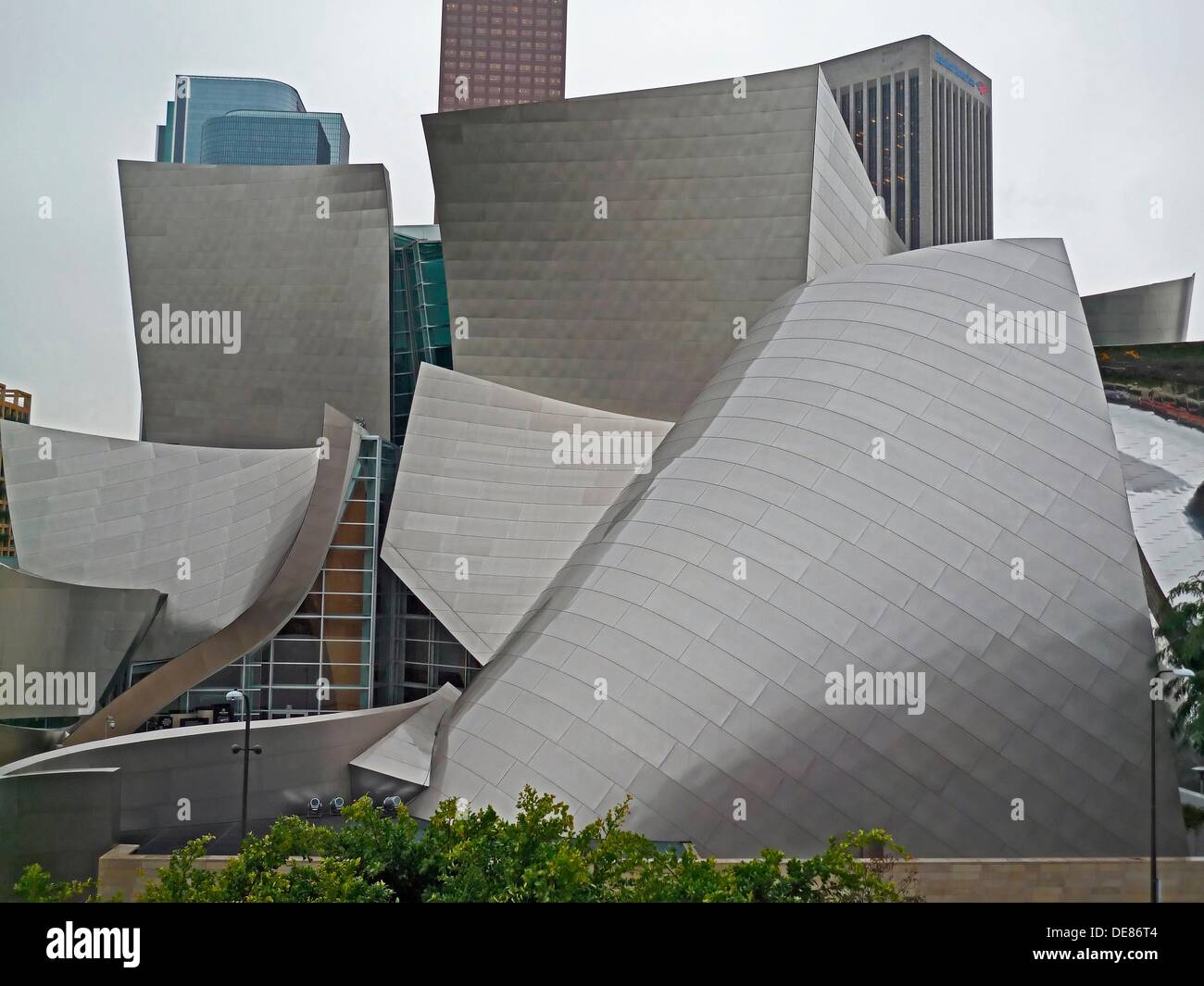 Frank o gehry walt disney concert hall hi-res stock photography and ...