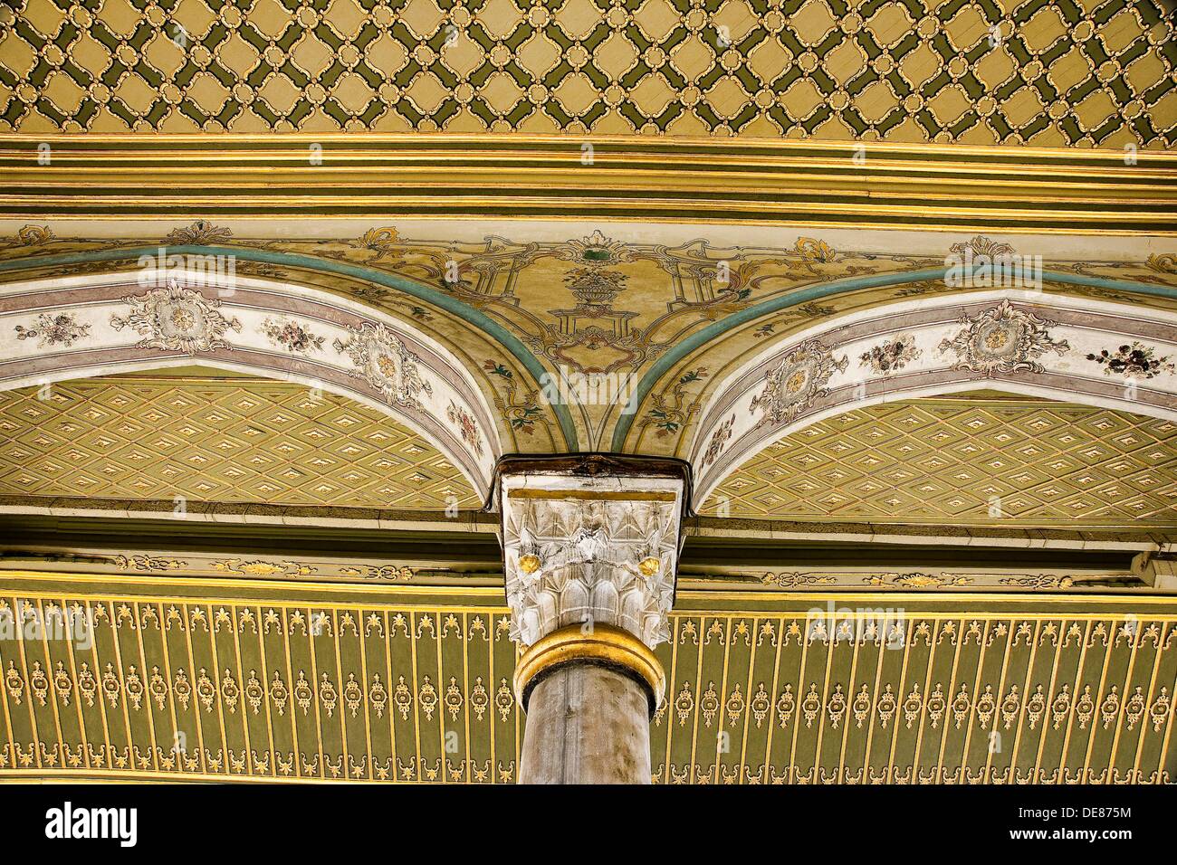 Imperial style palace hi-res stock photography and images - Alamy