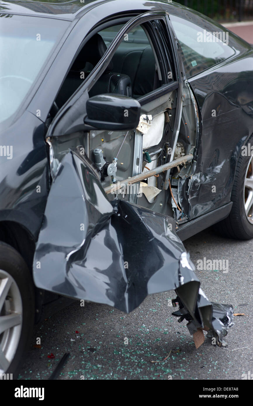 Car parked side of road hi-res stock photography and images - Alamy