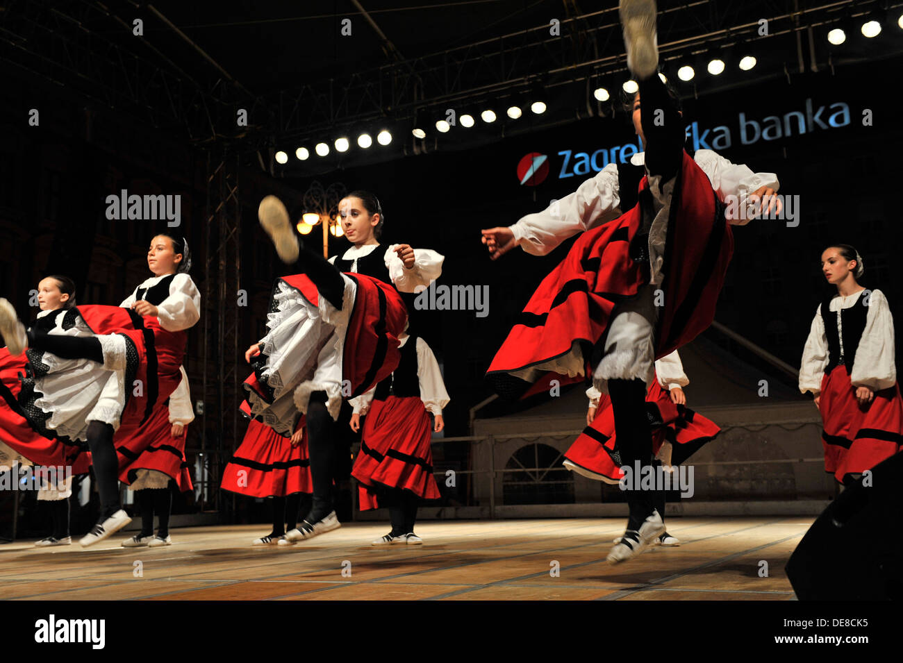 Basque folk dance woman hi-res stock photography and images - Alamy