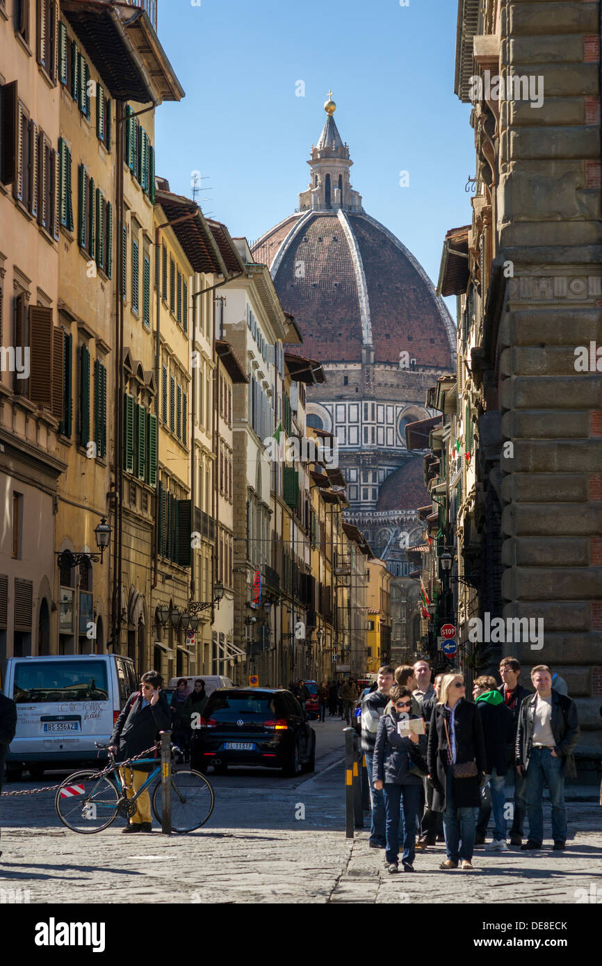 Florence street view hi-res stock photography and images - Alamy