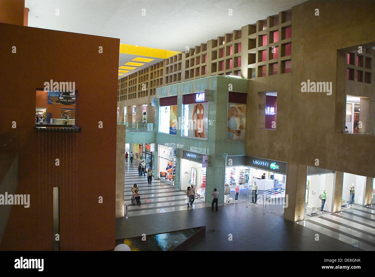 Multiplaza mall hi-res stock photography and images - Alamy