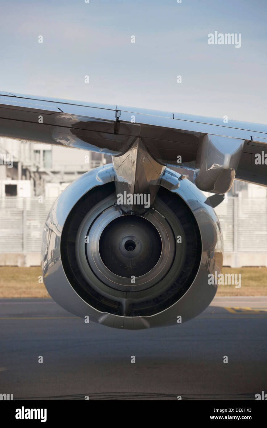Germany, Bavaria, Munich, Jet engine boeing 737 Stock Photo - Alamy