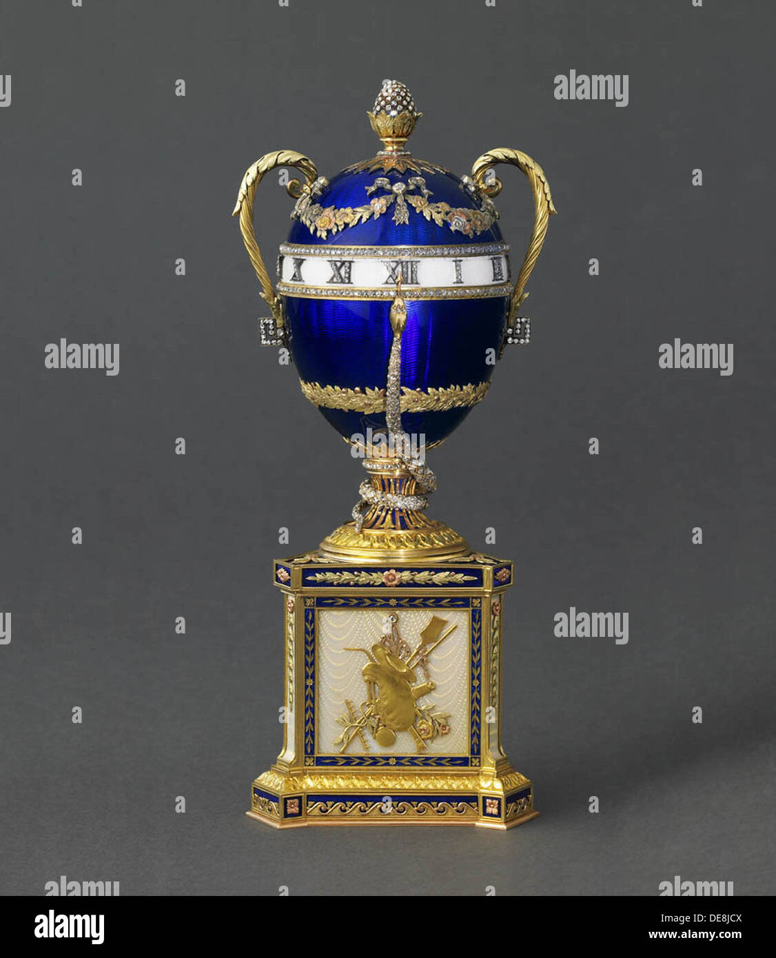 Blue serpent clock egg hi-res stock photography and images - Alamy