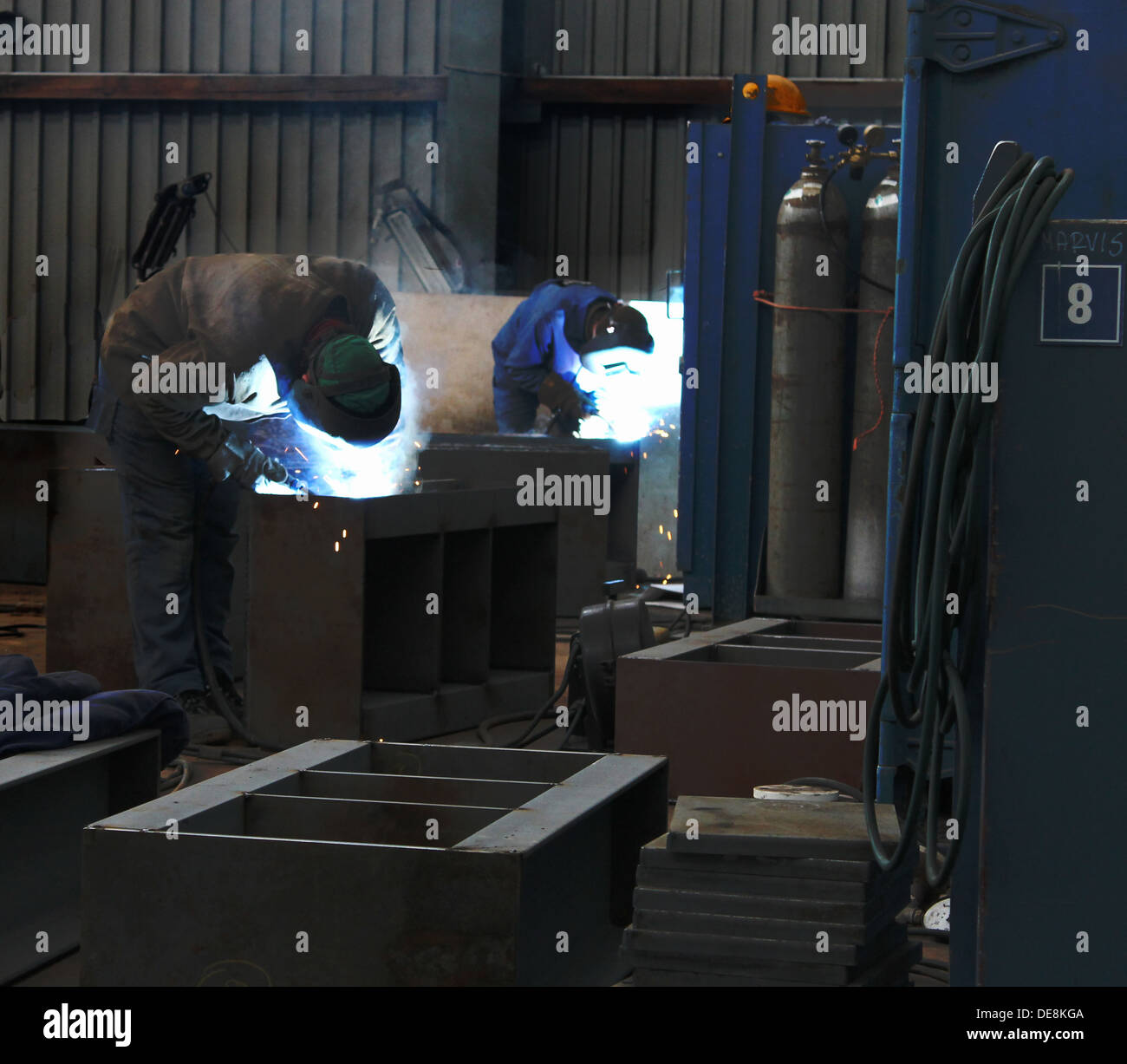 Two welders working hi-res stock photography and images - Alamy