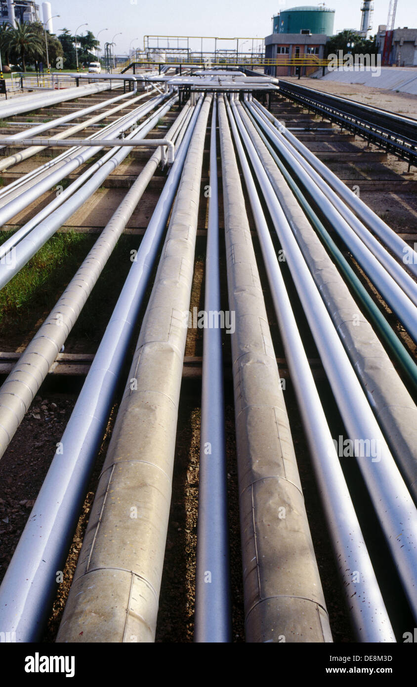 Repsol tarragona refinery hi-res stock photography and images - Alamy