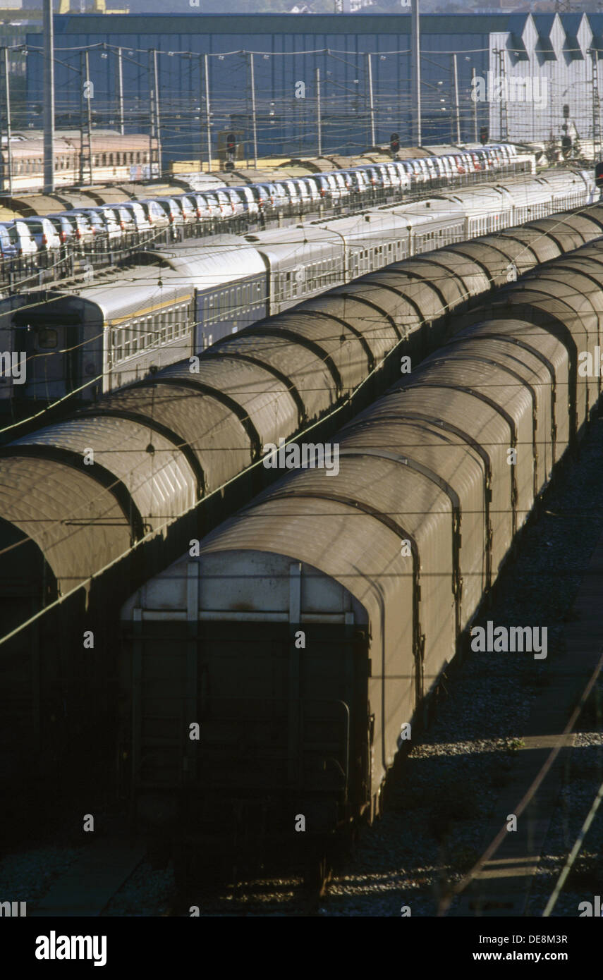 Irun and train hi-res stock photography and images - Alamy