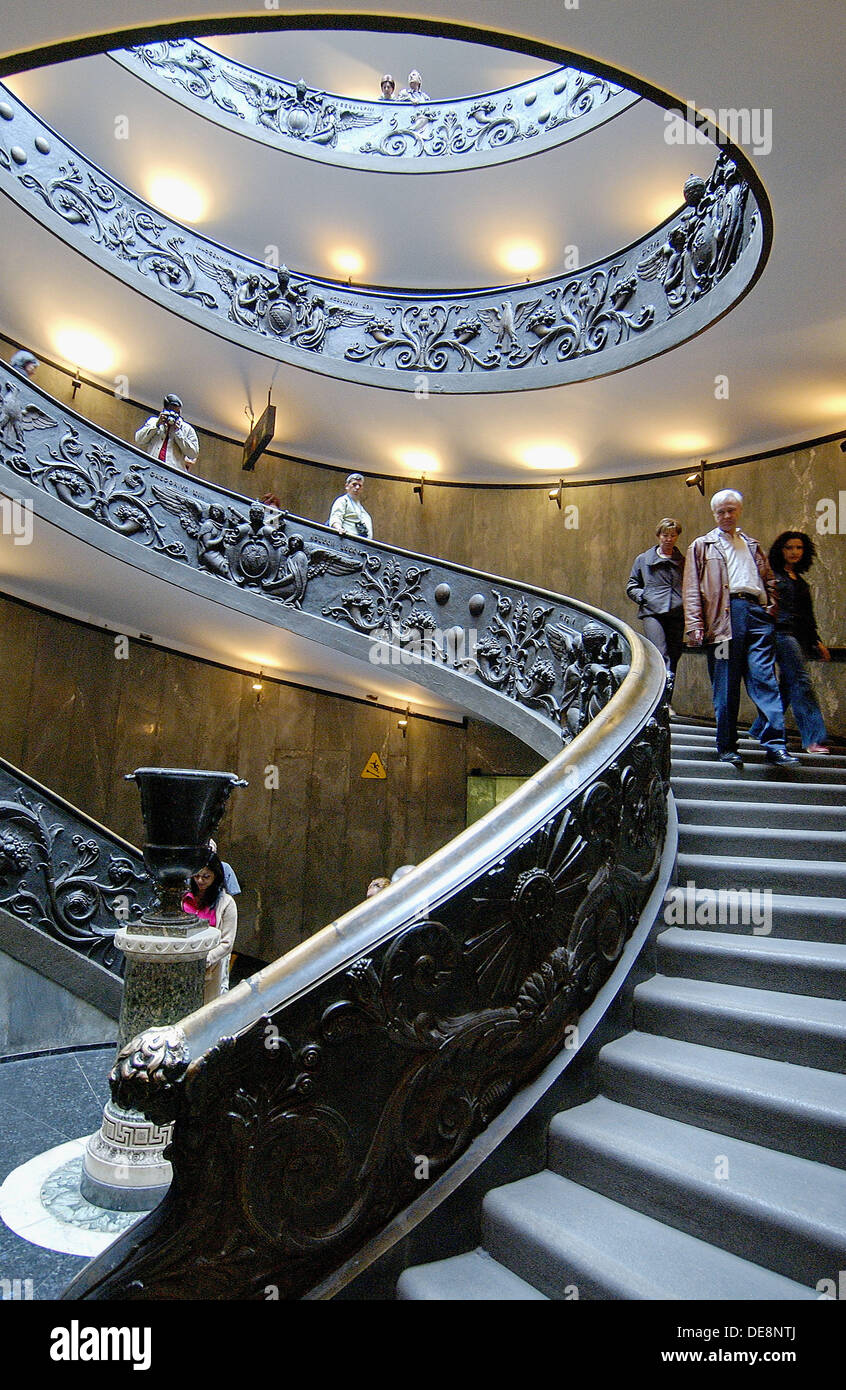 Vatican museum staircase vertical hi-res stock photography and images ...