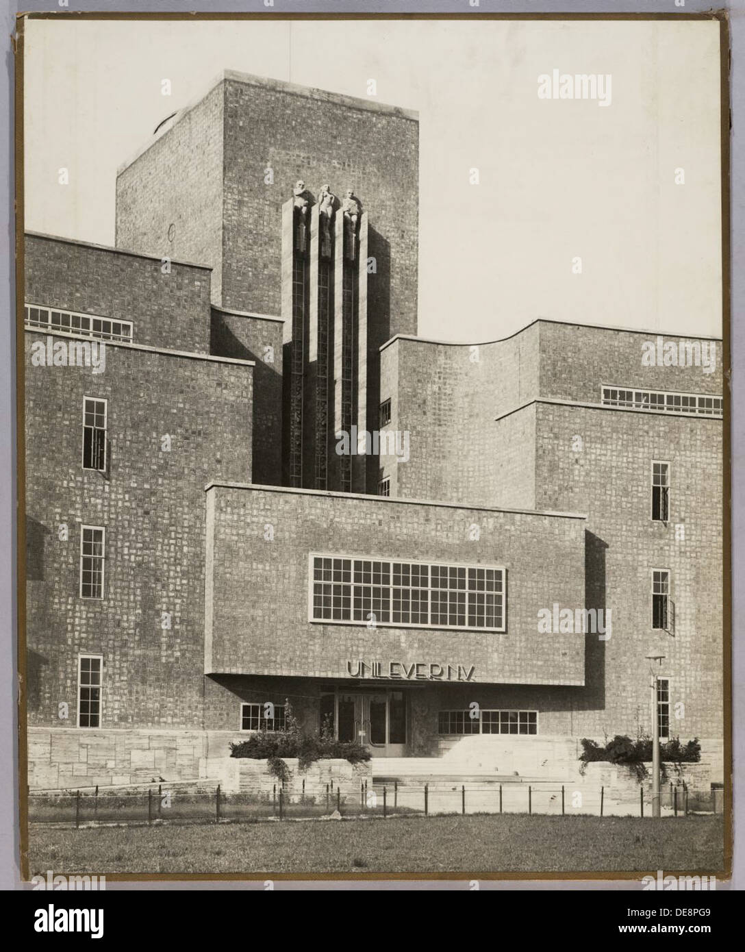 The Unilever office building, constructed in the 1920s and 1930s ...