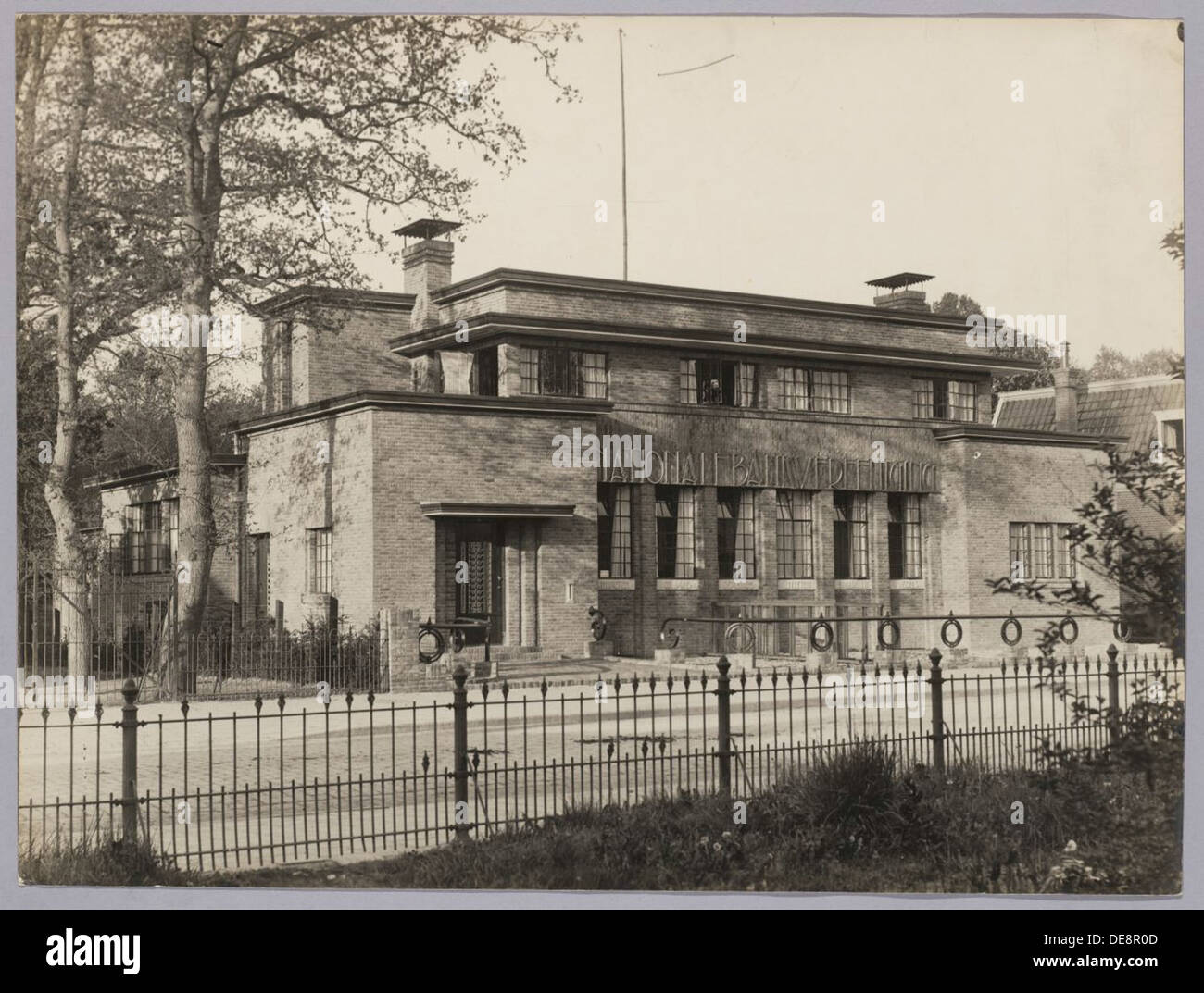 Office_buildings hi-res stock photography and images - Alamy