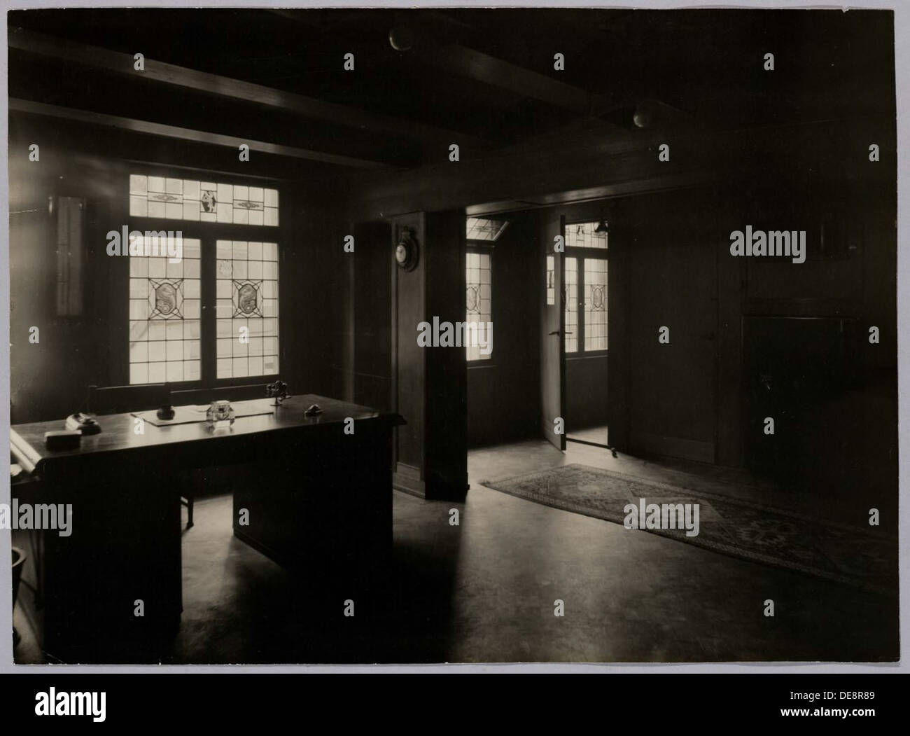 The interior design of office buildings from the 1920s and 1930s ...