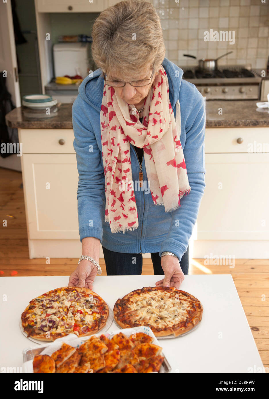 Pizza preperation hi-res stock photography and images - Alamy