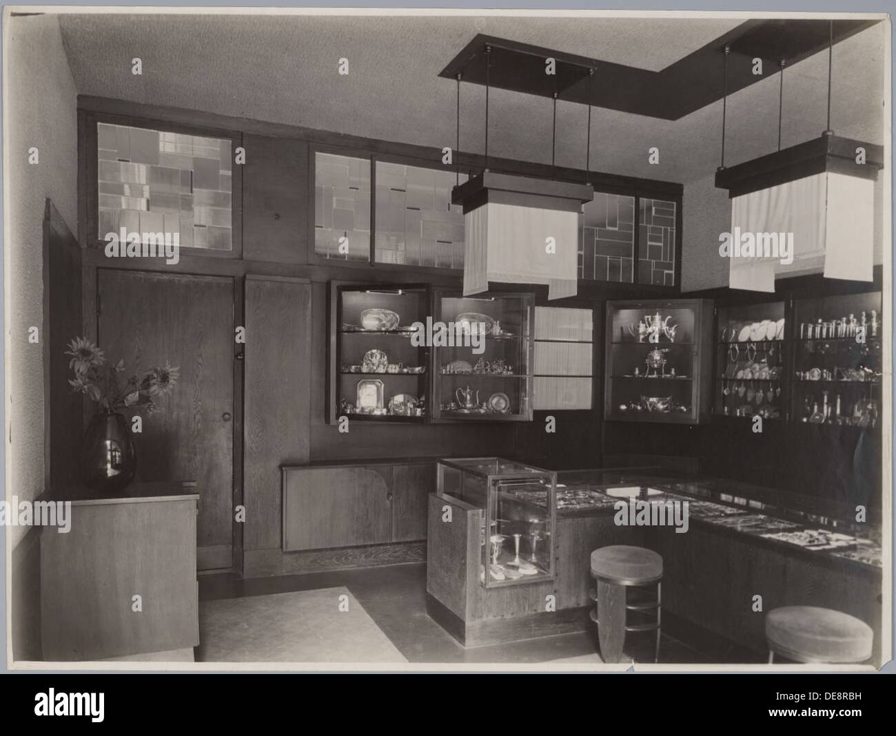 1920s shop interior hi-res stock photography and images - Alamy