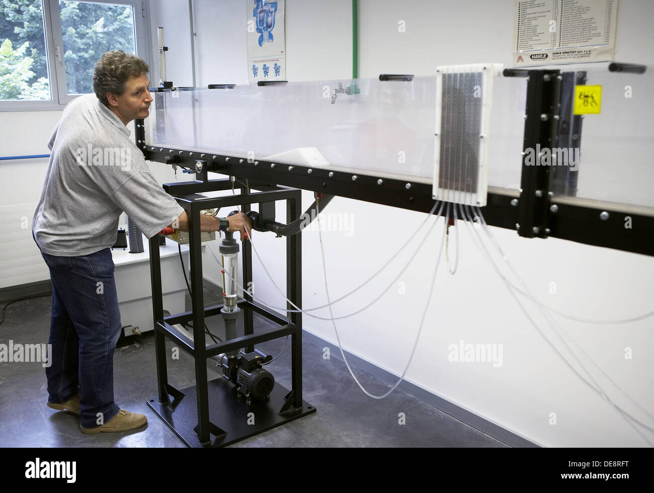 Hydraulic laboratory hi-res stock photography and images - Alamy