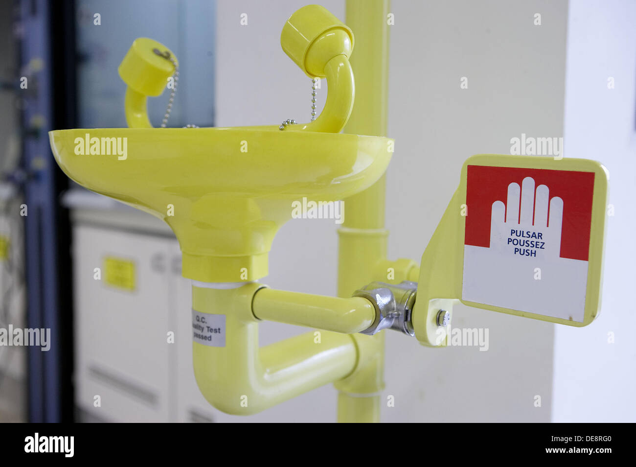 Emergency Shower Stock Photos & Emergency Shower Stock Images - Alamy